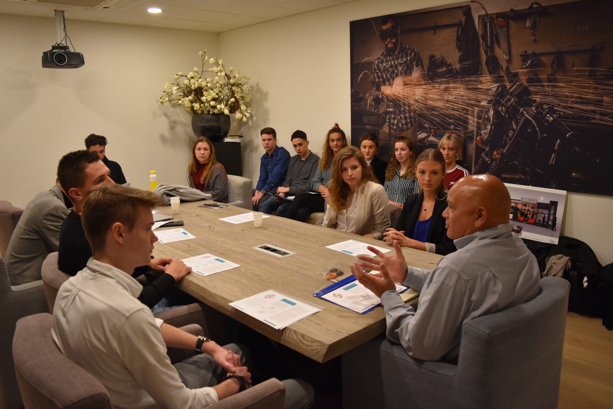 Hogeschool Rotterdam op bezoek bij Electro Cirkel - Friends In Business