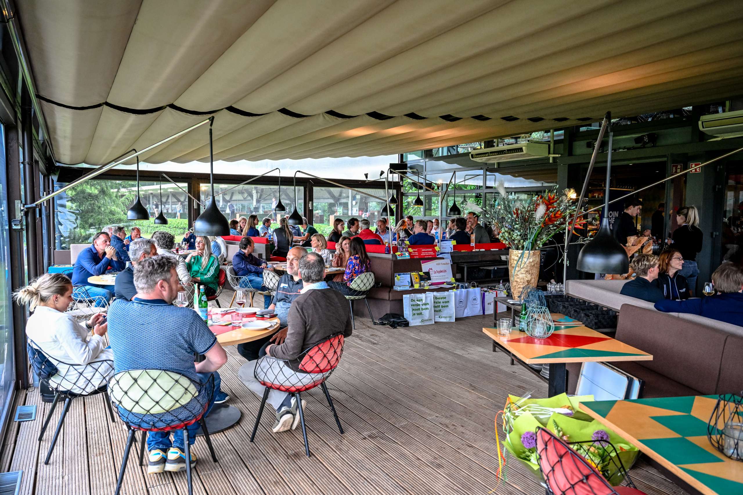 Partners Rotterdam Topsport en Friends in Business genieten van golfdag ...